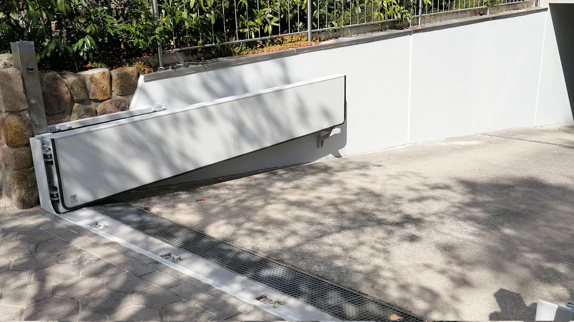 AquaLOCK® Gate — Flood Protection | SOMMER